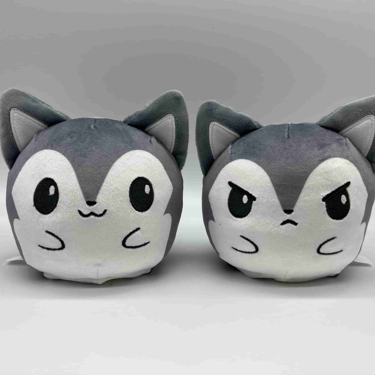 Plushiverse: Reversible Plushie 4In - Floofy Woof – The Gaming Guild